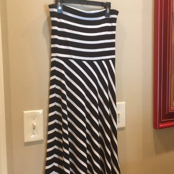 Dresses | Loft Xs Strapless Dress Shorter In Front | Poshmark